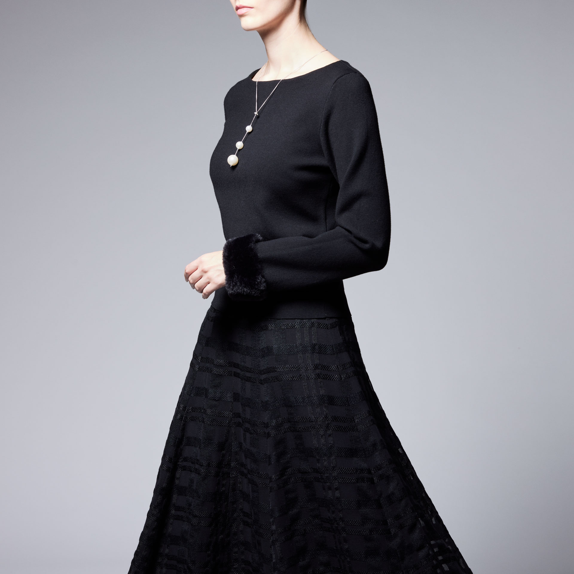 STYLE BOOK 〜 Autumn Winter 2022 〜 「袖ふわが冬の可愛いを叶えるAeの最愛ブラックコーデ」 | m-i-d ...